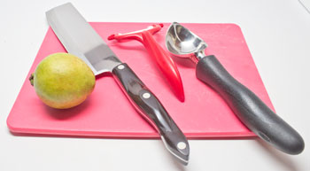 How to slice a guava - Brooks Tropicals